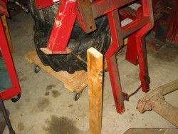 550 Ark Loader stands - Implements and Attachments - RedSquare Wheel ...